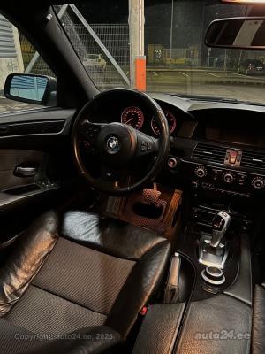 Pelēks BMW 5 Series 2008 Narva, ar dzinēja tilpumu 3.00 L un nobraukumu 420 tūkst. km par 4900 €, foto 11 vietnē AUTOMOTO.COM.LV