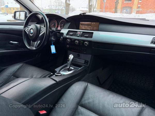 Pelēks BMW 5 Series 2008 Tallina, ar dzinēja tilpumu 3.00 L un nobraukumu 300 tūkst. km par 5999 €, foto 6 vietnē AUTOMOTO.COM.LV