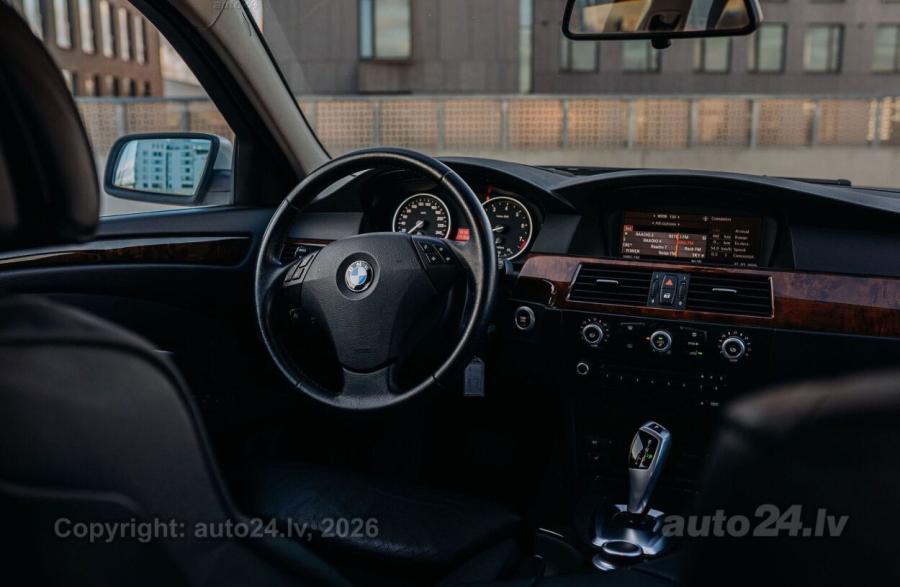 Pelēks BMW 5 Series 2008 Tartu, ar dzinēja tilpumu 3.00 L un nobraukumu 282 tūkst. km par 8200 €, foto 18 vietnē AUTOMOTO.COM.LV