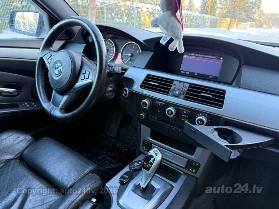 Grey BMW 5 Series 2009 in Tartu, with an engine capacity of 3.00 L and mileage of 442 thousand km for 4700 €, photo 18 on AUTOMOTO.COM.LV