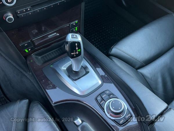 Pelēks BMW 5 Series 2009 Tallina, ar dzinēja tilpumu 3.00 L un nobraukumu 344 tūkst. km par 6250 €, foto 11 vietnē AUTOMOTO.COM.LV