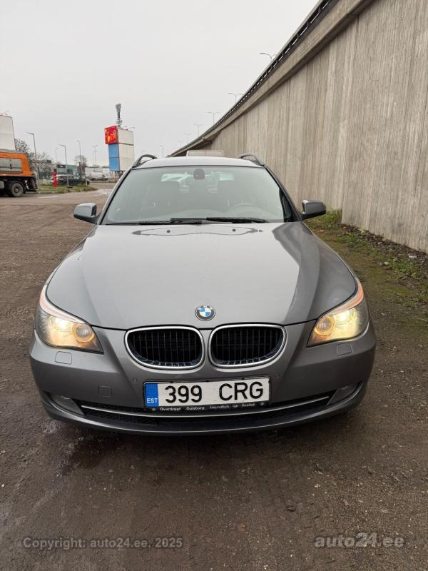 Pelēks BMW 5 Series 2010 Tallina, ar dzinēja tilpumu 2.00 L un nobraukumu 255 tūkst. km par 7490 €, foto 8 vietnē AUTOMOTO.COM.LV