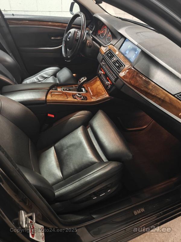 Grey BMW 5 Series 2011 in Tallinn, with an engine capacity of 3.00 L and mileage of 377 thousand km for 8700 €, photo 11 on AUTOMOTO.COM.LV