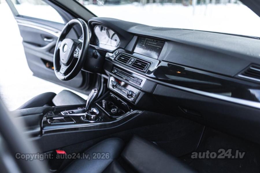 Pelēks BMW 5 Series 2011 Tallina, ar dzinēja tilpumu 3.00 L un nobraukumu 358 tūkst. km par 8990 €, foto 13 vietnē AUTOMOTO.COM.LV