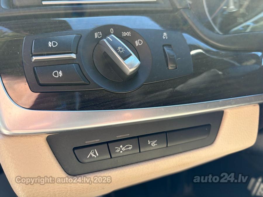 Pelēks BMW 5 Series 2011 Tallina, ar dzinēja tilpumu 3.00 L un nobraukumu 338 tūkst. km par 13500 €, foto 11 vietnē AUTOMOTO.COM.LV
