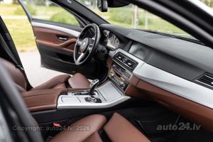 Pelēks BMW 5 Series 2011 Tallina, ar dzinēja tilpumu 3.00 L un nobraukumu 303 tūkst. km par 10999 €, foto 12 vietnē AUTOMOTO.COM.LV