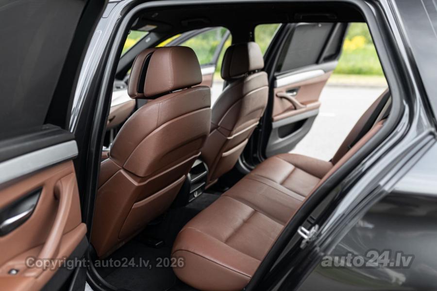 Pelēks BMW 5 Series 2011 Tallina, ar dzinēja tilpumu 3.00 L un nobraukumu 303 tūkst. km par 10999 €, foto 15 vietnē AUTOMOTO.COM.LV