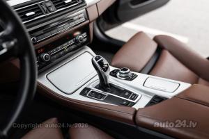 Pelēks BMW 5 Series 2011 Tallina, ar dzinēja tilpumu 3.00 L un nobraukumu 303 tūkst. km par 10999 €, foto 22 vietnē AUTOMOTO.COM.LV