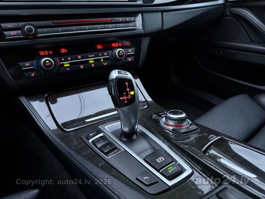 Grey BMW 5 Series 2012 in Tallinn, with an engine capacity of 3.00 L and mileage of 318 thousand km for 10490 €, photo 10 on AUTOMOTO.COM.LV