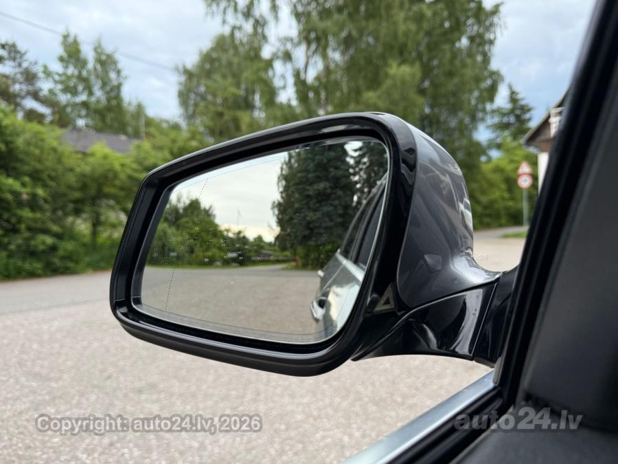 Grey BMW 5 Series 2012 in Tallinn, with an engine capacity of 3.00 L and mileage of 318 thousand km for 10490 €, photo 13 on AUTOMOTO.COM.LV