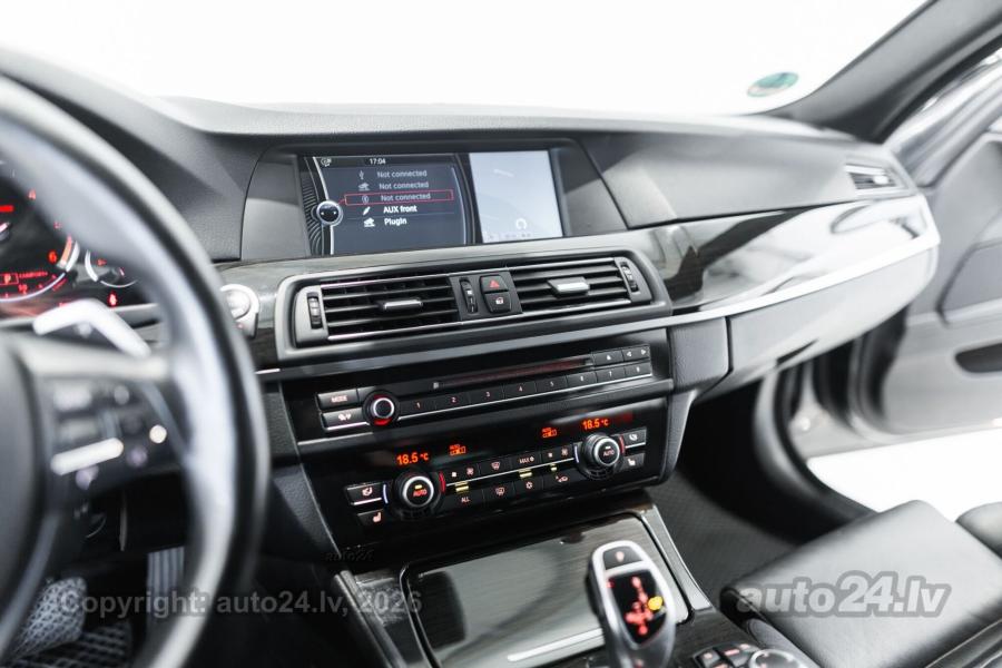 Pelēks BMW 5 Series 2012 Tallina, ar dzinēja tilpumu 3.00 L un nobraukumu 261 tūkst. km par 11990 €, foto 22 vietnē AUTOMOTO.COM.LV