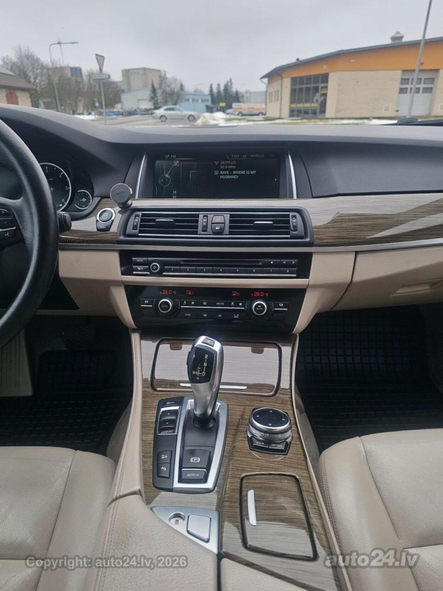 Pelēks BMW 5 Series 2013 Paide, ar dzinēja tilpumu 2.00 L un nobraukumu 295 tūkst. km par 8350 €, foto 10 vietnē AUTOMOTO.COM.LV