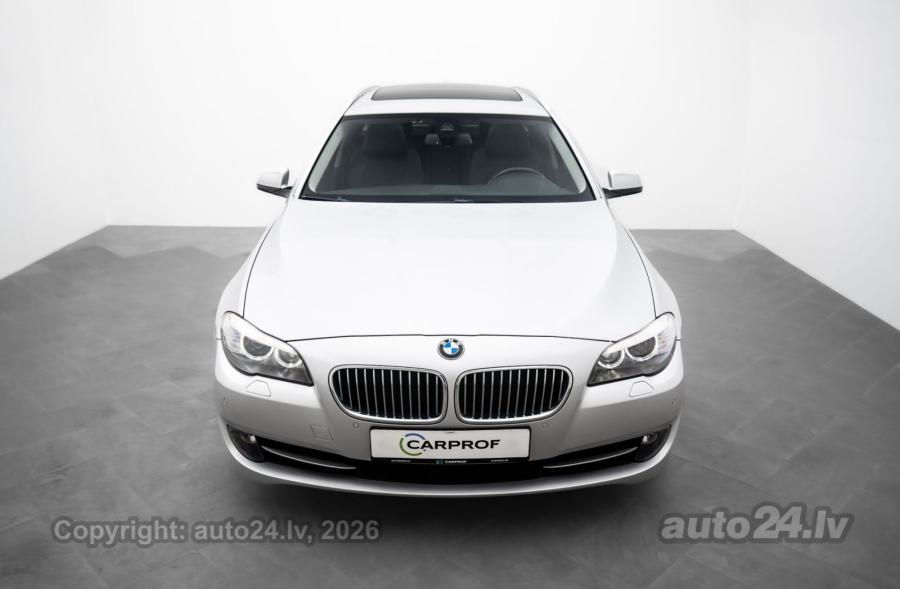 Pelēks BMW 5 Series 2013 Tallina, ar dzinēja tilpumu 2.00 L un nobraukumu 244 tūkst. km par 10999 €, foto 3 vietnē AUTOMOTO.COM.LV
