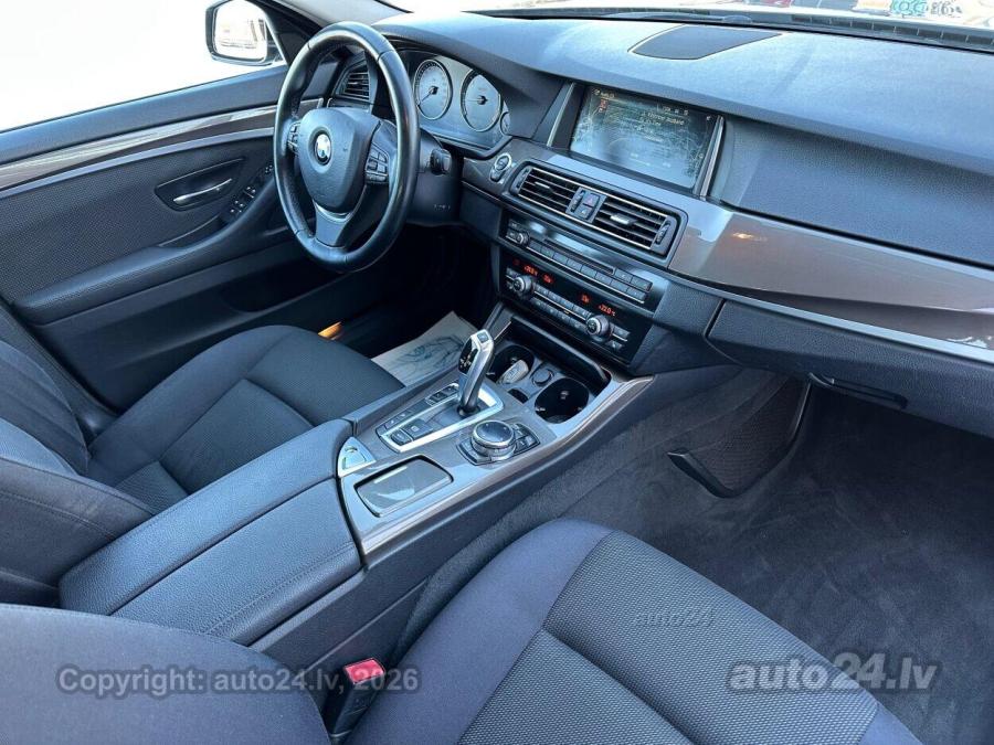 Pelēks BMW 5 Series 2014 Tartu, ar dzinēja tilpumu 3.00 L un nobraukumu 292 tūkst. km par 9995 €, foto 12 vietnē AUTOMOTO.COM.LV