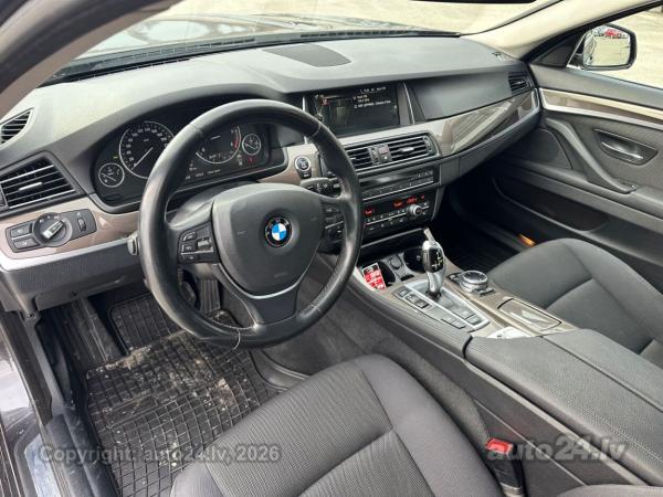Pelēks BMW 5 Series 2014 Tartu, ar dzinēja tilpumu 3.00 L un nobraukumu 292 tūkst. km par 10990 €, foto 10 vietnē AUTOMOTO.COM.LV