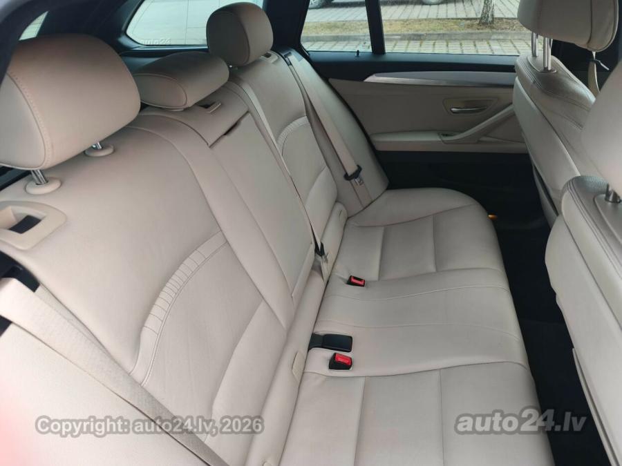Pelēks BMW 5 Series 2014 Tartu, ar dzinēja tilpumu 3.00 L un nobraukumu 259 tūkst. km par 14000 €, foto 5 vietnē AUTOMOTO.COM.LV