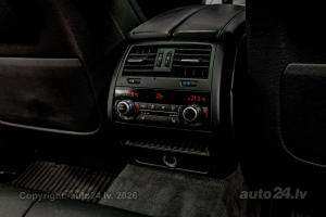 Pelēks BMW 5 Series 2014 Pērnava, ar dzinēja tilpumu 3.00 L un nobraukumu 279 tūkst. km par 14999 €, foto 22 vietnē AUTOMOTO.COM.LV