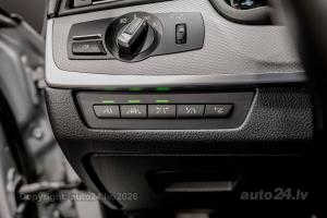 Pelēks BMW 5 Series 2014 Pērnava, ar dzinēja tilpumu 3.00 L un nobraukumu 279 tūkst. km par 14999 €, foto 26 vietnē AUTOMOTO.COM.LV
