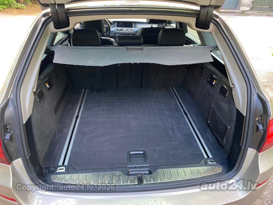 Pelēks BMW 5 Series 2014 Tallina, ar dzinēja tilpumu 2.00 L un nobraukumu 279 tūkst. km par 9600 €, foto 7 vietnē AUTOMOTO.COM.LV