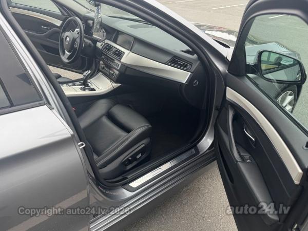 Pelēks BMW 5 Series 2014 Tallina, ar dzinēja tilpumu 3.00 L un nobraukumu 326 tūkst. km par 12700 €, foto 7 vietnē AUTOMOTO.COM.LV