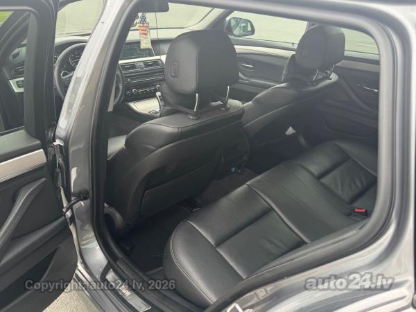 Pelēks BMW 5 Series 2014 Tallina, ar dzinēja tilpumu 3.00 L un nobraukumu 326 tūkst. km par 12700 €, foto 8 vietnē AUTOMOTO.COM.LV