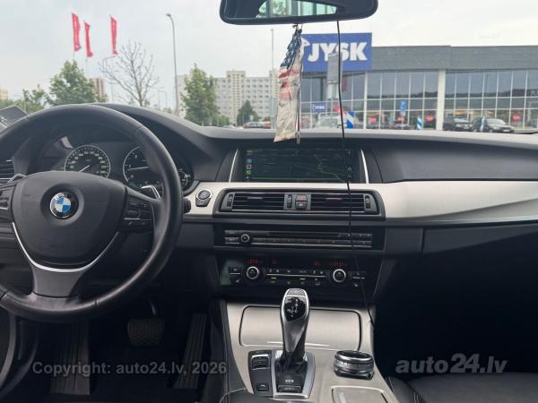 Pelēks BMW 5 Series 2014 Tallina, ar dzinēja tilpumu 3.00 L un nobraukumu 326 tūkst. km par 12700 €, foto 9 vietnē AUTOMOTO.COM.LV