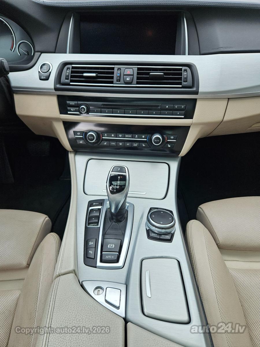 Pelēks BMW 5 Series 2014 Tallina, ar dzinēja tilpumu 3.00 L un nobraukumu 263 tūkst. km par 13500 €, foto 16 vietnē AUTOMOTO.COM.LV