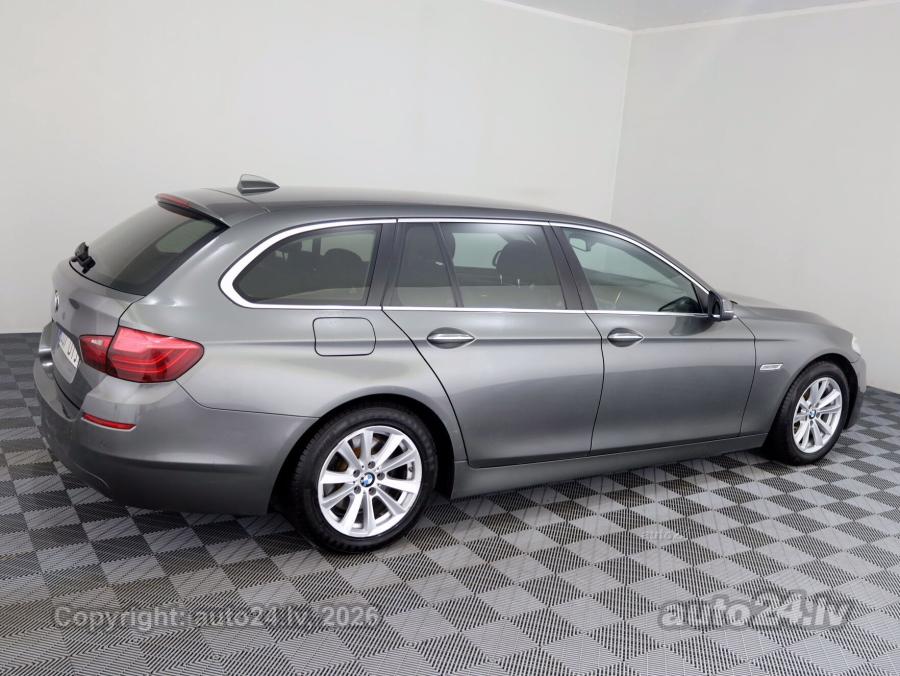 Pelēks BMW 5 Series 2014 Tallina, ar dzinēja tilpumu 2.00 L un nobraukumu 288 tūkst. km par 6299 €, foto 4 vietnē AUTOMOTO.COM.LV