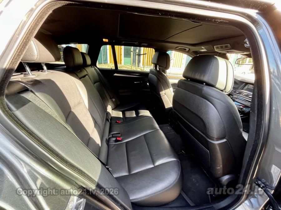 Pelēks BMW 5 Series 2015 Tallina, ar dzinēja tilpumu 3.00 L un nobraukumu 294 tūkst. km par 16500 €, foto 7 vietnē AUTOMOTO.COM.LV