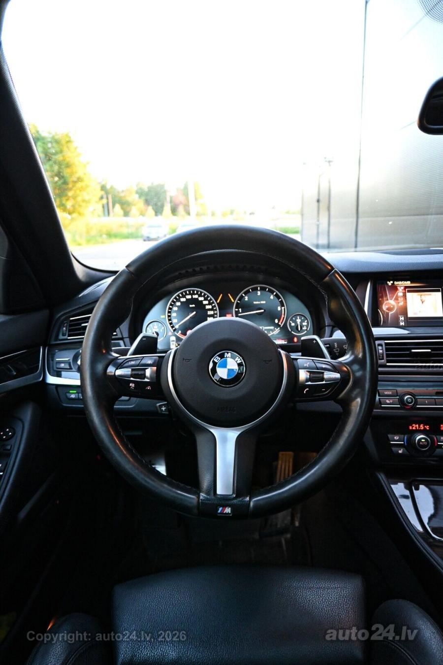 Pelēks BMW 5 Series 2015 Tallina, ar dzinēja tilpumu 3.00 L un nobraukumu 304 tūkst. km par 13890 €, foto 16 vietnē AUTOMOTO.COM.LV