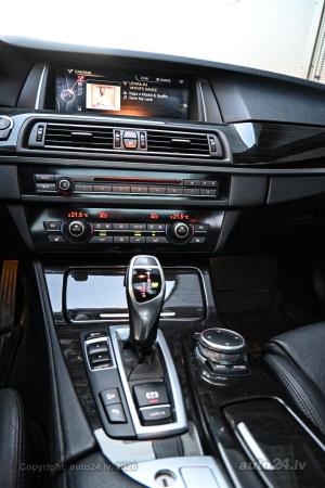 Pelēks BMW 5 Series 2015 Tallina, ar dzinēja tilpumu 3.00 L un nobraukumu 304 tūkst. km par 13890 €, foto 17 vietnē AUTOMOTO.COM.LV