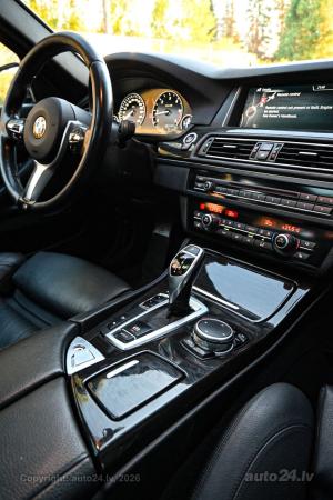 Pelēks BMW 5 Series 2015 Tallina, ar dzinēja tilpumu 3.00 L un nobraukumu 304 tūkst. km par 13890 €, foto 18 vietnē AUTOMOTO.COM.LV