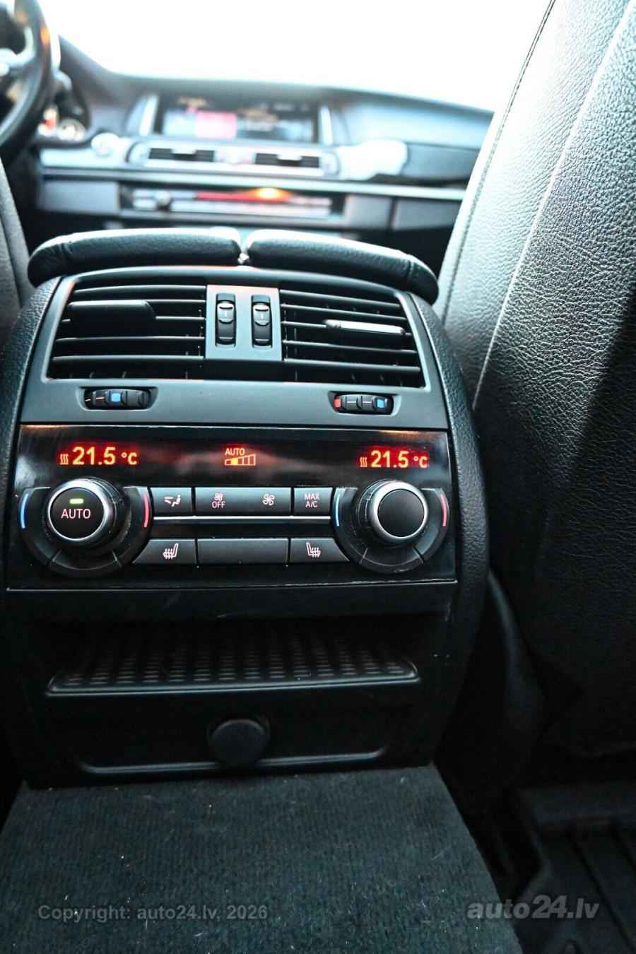 Pelēks BMW 5 Series 2015 Tallina, ar dzinēja tilpumu 3.00 L un nobraukumu 304 tūkst. km par 13890 €, foto 24 vietnē AUTOMOTO.COM.LV