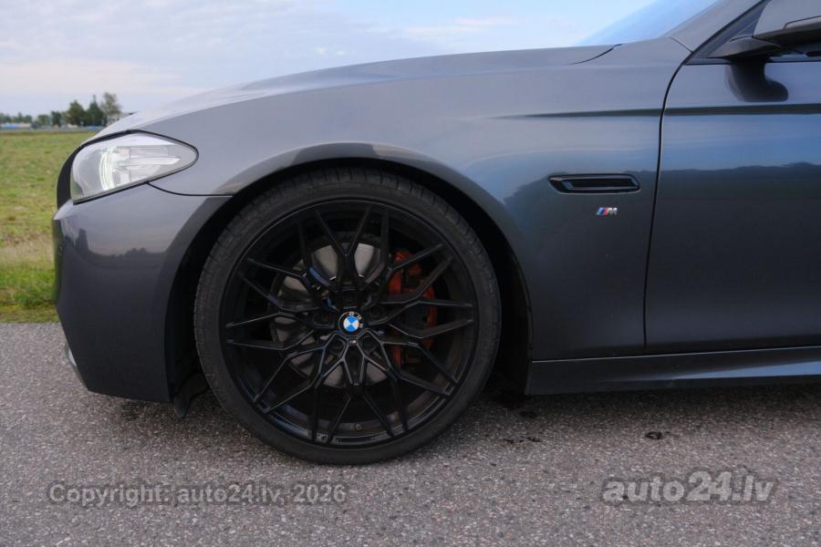 Grey BMW 5 Series 2015 in Tallinn, with an engine capacity of 3.00 L and mileage of 280 thousand km for 13900 €, photo 6 on AUTOMOTO.COM.LV