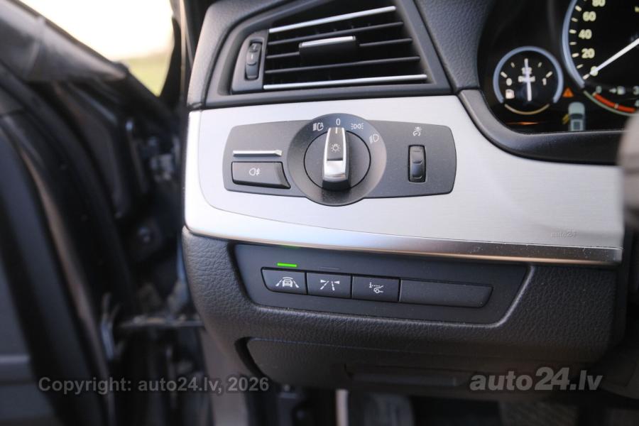 Grey BMW 5 Series 2015 in Tallinn, with an engine capacity of 3.00 L and mileage of 280 thousand km for 13900 €, photo 16 on AUTOMOTO.COM.LV