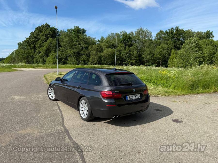 Grey BMW 5 Series 2016 in Narva, with an engine capacity of 3.00 L and mileage of 246 thousand km for 16000 €, photo 5 on AUTOMOTO.COM.LV