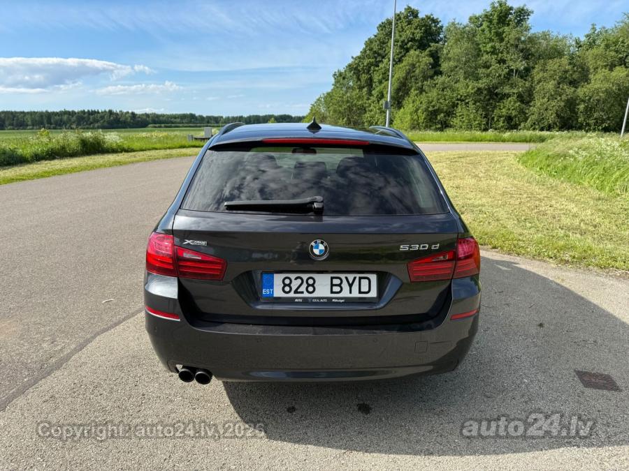 Grey BMW 5 Series 2016 in Narva, with an engine capacity of 3.00 L and mileage of 246 thousand km for 16000 €, photo 6 on AUTOMOTO.COM.LV