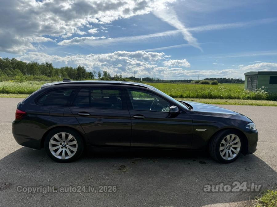 Grey BMW 5 Series 2016 in Narva, with an engine capacity of 3.00 L and mileage of 246 thousand km for 16000 €, photo 8 on AUTOMOTO.COM.LV