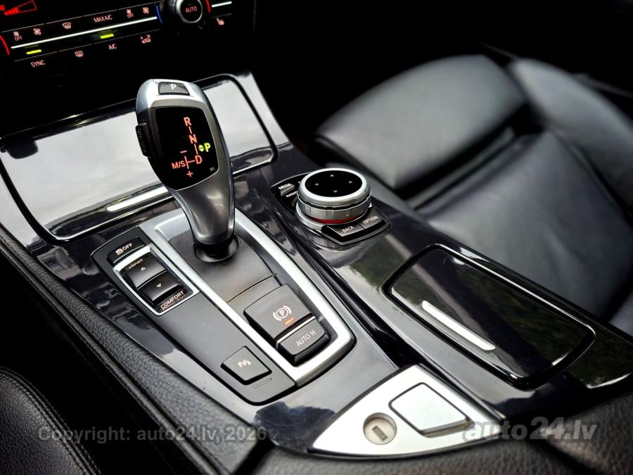 Pelēks BMW 5 Series 2016 Tallina, ar dzinēja tilpumu 2.00 L un nobraukumu 295 tūkst. km par 10900 €, foto 17 vietnē AUTOMOTO.COM.LV