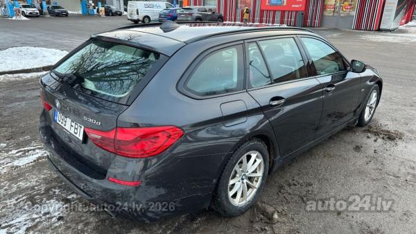 Grey BMW 5 Series 2017 in Tallinn, with an engine capacity of 3.00 L and mileage of 174 thousand km for 24900 €, photo 4 on AUTOMOTO.COM.LV