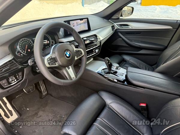 Pelēks BMW 5 Series 2017 Tallina, ar dzinēja tilpumu 3.00 L un nobraukumu 167 tūkst. km par 25900 €, foto 10 vietnē AUTOMOTO.COM.LV