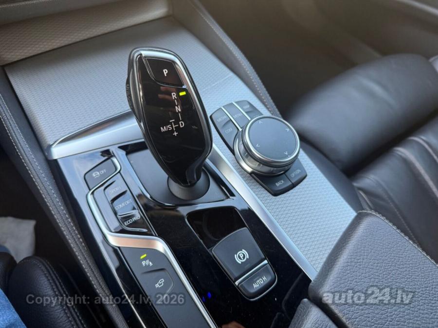 Grey BMW 5 Series 2017 in Tallinn, with an engine capacity of 3.00 L and mileage of 167 thousand km for 25900 €, photo 18 on AUTOMOTO.COM.LV