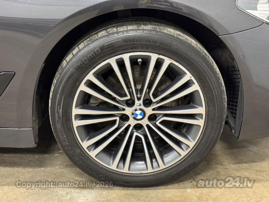 Pelēks BMW 5 Series 2017 Tallina, ar dzinēja tilpumu 2.00 L un nobraukumu 237 tūkst. km par 17995 €, foto 27 vietnē AUTOMOTO.COM.LV