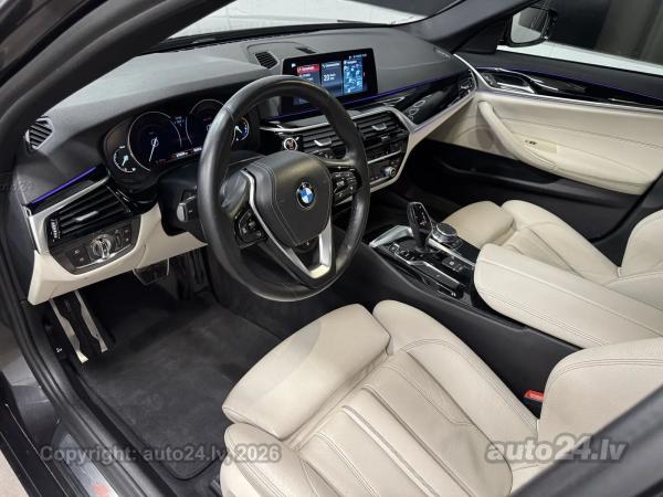 Grey BMW 5 Series 2017 in Tallinn, with an engine capacity of 2.00 L and mileage of 237 thousand km for 17995 €, photo 8 on AUTOMOTO.COM.LV