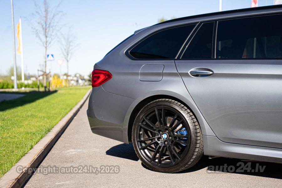 Grey BMW 5 Series 2017 in Tallinn, with an engine capacity of 3.00 L and mileage of 162 thousand km for 24900 €, photo 6 on AUTOMOTO.COM.LV