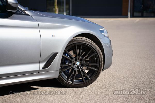 Grey BMW 5 Series 2017 in Tallinn, with an engine capacity of 3.00 L and mileage of 162 thousand km for 24900 €, photo 6 on AUTOMOTO.COM.LV