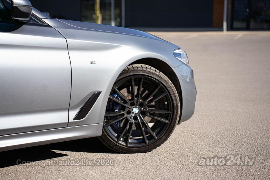 Grey BMW 5 Series 2017 in Tallinn, with an engine capacity of 3.00 L and mileage of 162 thousand km for 24900 €, photo 7 on AUTOMOTO.COM.LV