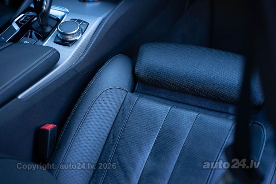 Grey BMW 5 Series 2017 in Tallinn, with an engine capacity of 3.00 L and mileage of 162 thousand km for 24900 €, photo 25 on AUTOMOTO.COM.LV