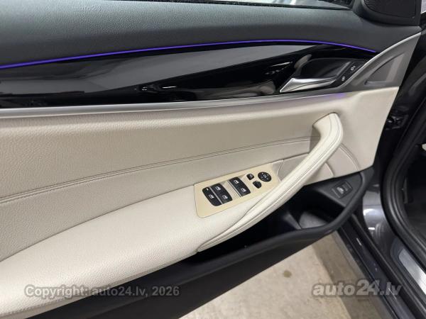 Pelēks BMW 5 Series 2017 Tallina, ar dzinēja tilpumu 2.00 L un nobraukumu 237 tūkst. km par 16995 €, foto 10 vietnē AUTOMOTO.COM.LV