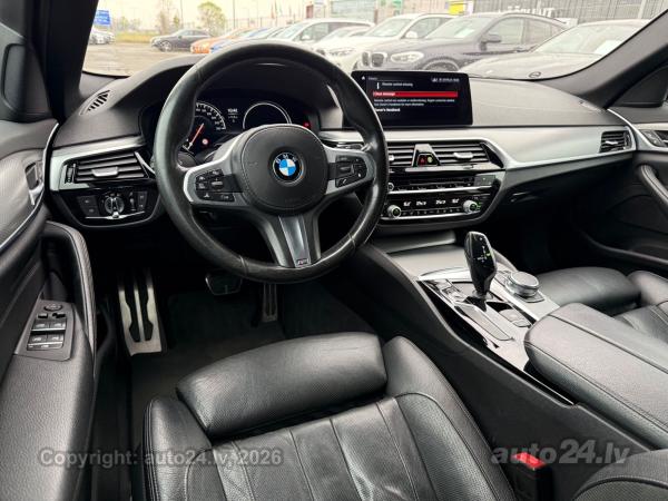 Pelēks BMW 5 Series 2017 Tallina, ar dzinēja tilpumu 3.00 L un nobraukumu 200 tūkst. km par 23990 €, foto 6 vietnē AUTOMOTO.COM.LV